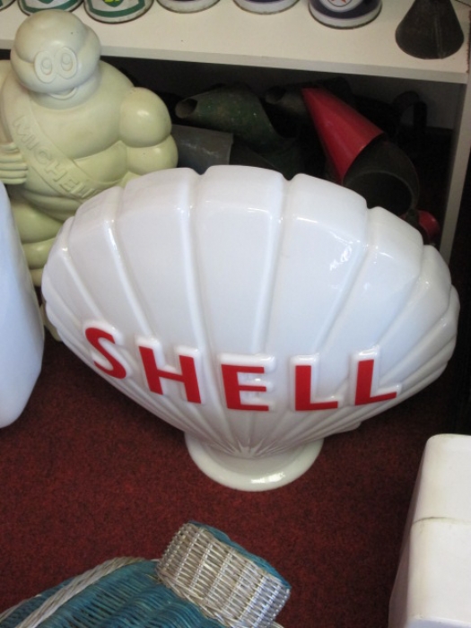 SHELL GLOBE waiting for new stock Pumps and Globes | Automobilia-UK ...