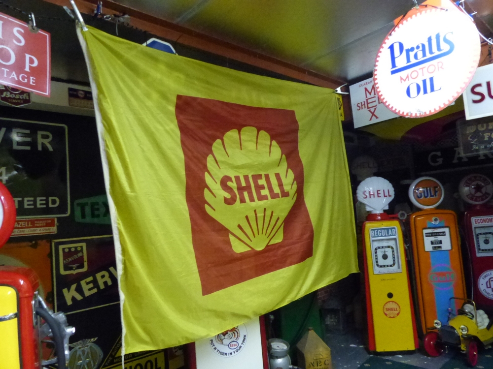 SHELL flag 8 feet by 6 feet ORIGINAL SUPERB ! | Automobilia-UK ...