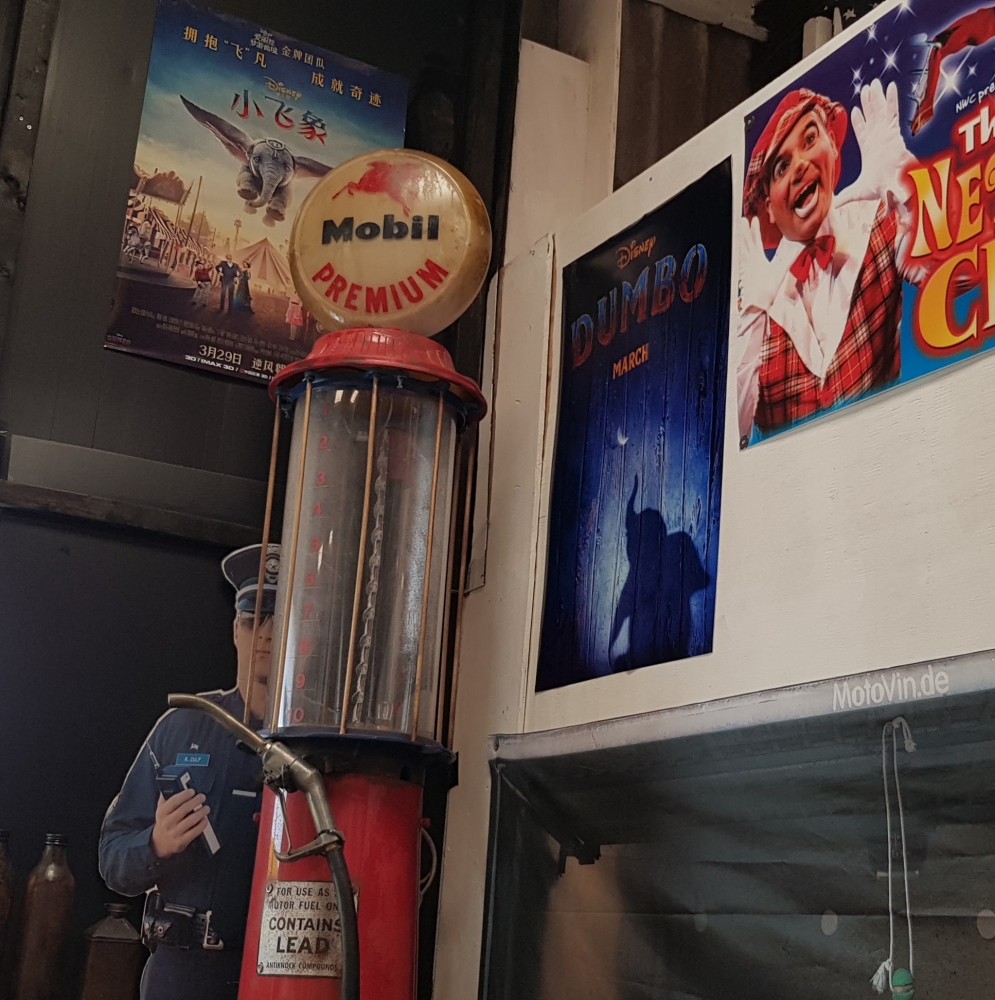 DISNEY film DUMBO !!!!! This pump was hired for the film by DISNEY ! Pumps and Globes ...