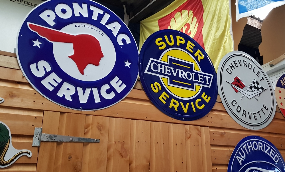 PONTIAC tin sign 23 inch repro | Automobilia-UK - vintage petrol pumps ...