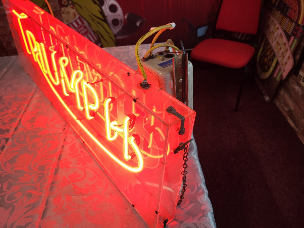 A Rare TRIUMPH lightbox 1951 OGIGINAL neon WOW ! | Automobilia-UK ...