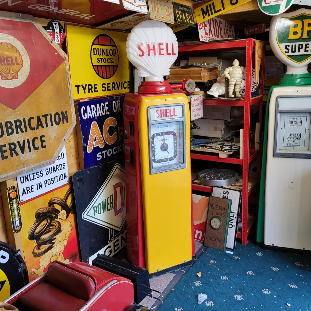 AVERY HARDOLL vintage pump in Shell livery READY SOON Pumps and Globes ...