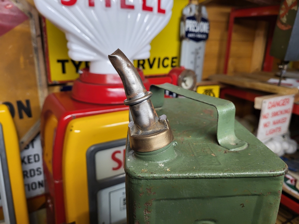 SHELL Aviation 2 gallon can with spout | Automobilia-UK - vintage ...