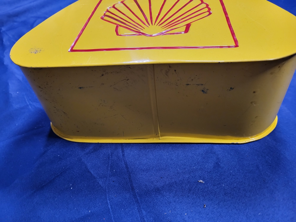 SHELL 2 gall can with embossed letters Fantastic display item ...